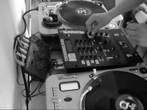 DJ MOTION - LIQUID DEEP Drum & Bass Tenminmix April 2009 Part II - YouTube