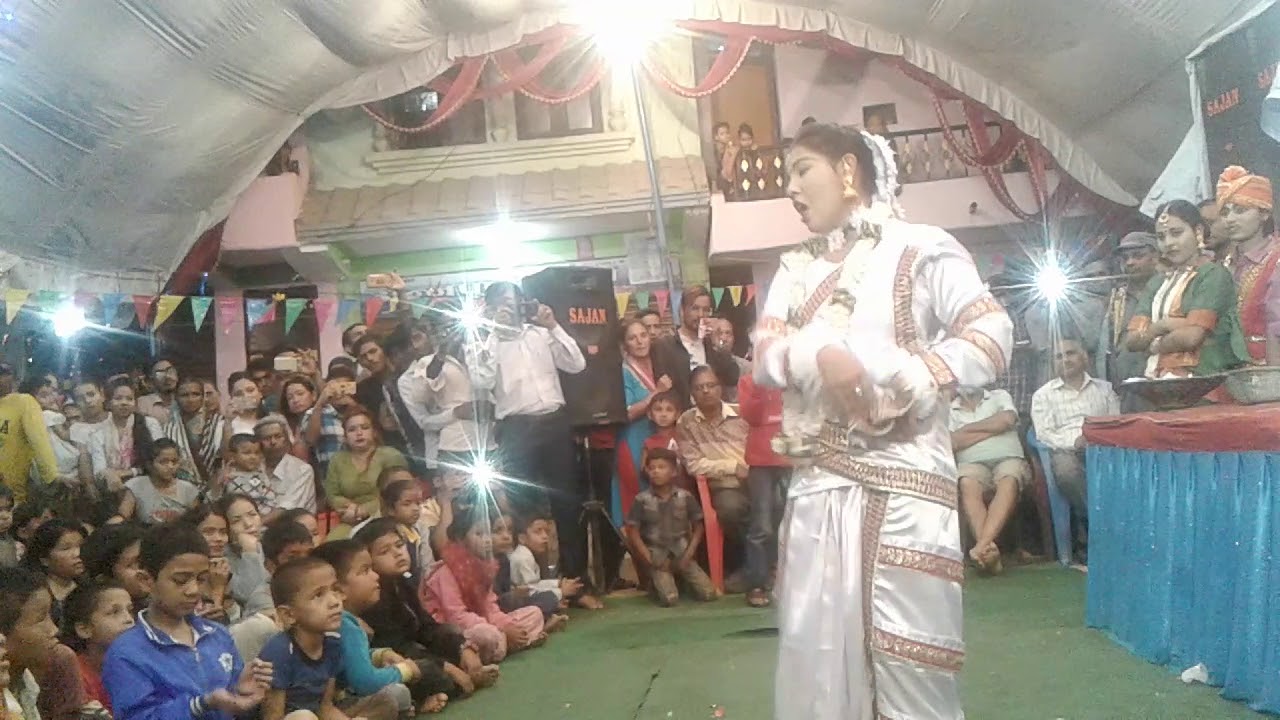 Main phool bechti hoon-NAVDRUGA DANCE _ft SANKAT MOCHAN HANUMAN MANDIR ...