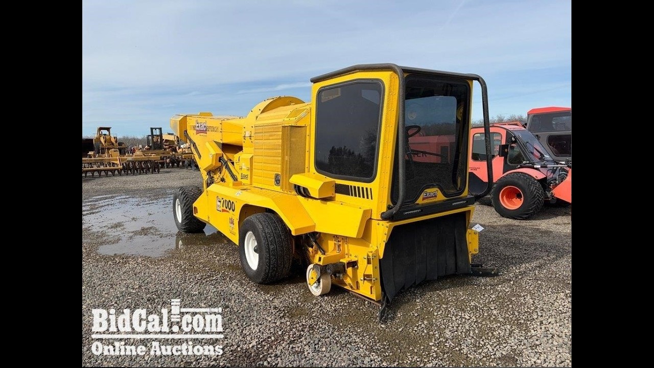 Lot # : 121 - Exact E-7000 Harvester - YouTube