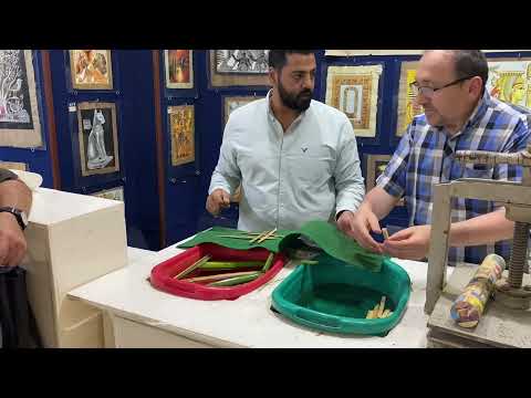 Papirüs bitkisinden, papirüs kağıdı yapımı #kahire #mısır #mısırbelgeseli  #rahmetlemısır