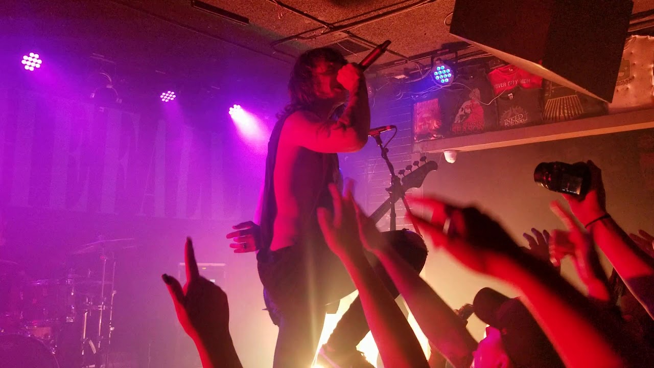 Blessthefall - Cutthroat - Live @ Chain Reaction - YouTube