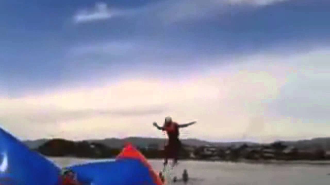 Blob Jump / Acqua Jump Brasil - A catapulta humana - YouTube