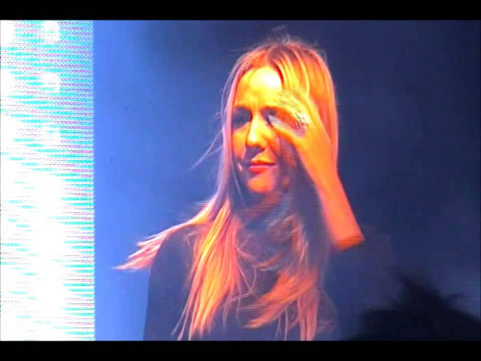 LAURA MILLER VIDA | EN VIVO EN EL PLANETARIO 1/11/2015 - YouTube
