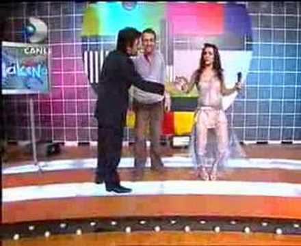 Makine Eylem, Özgür dans