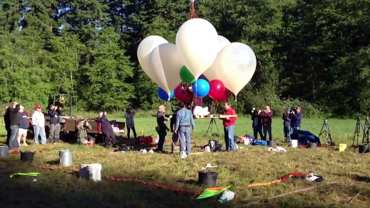Joe Barbera takes flight - Balloon lawn chair launch - YouTube