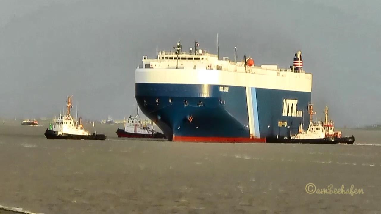 RoRo car carrier RIGEL LEADER 3FBT6 IMO 9604940 Emden 4 tugs timelapse ...