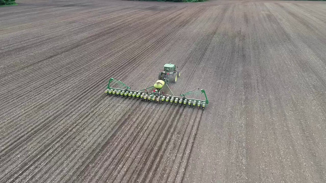 John Deere with 24 row planter - YouTube