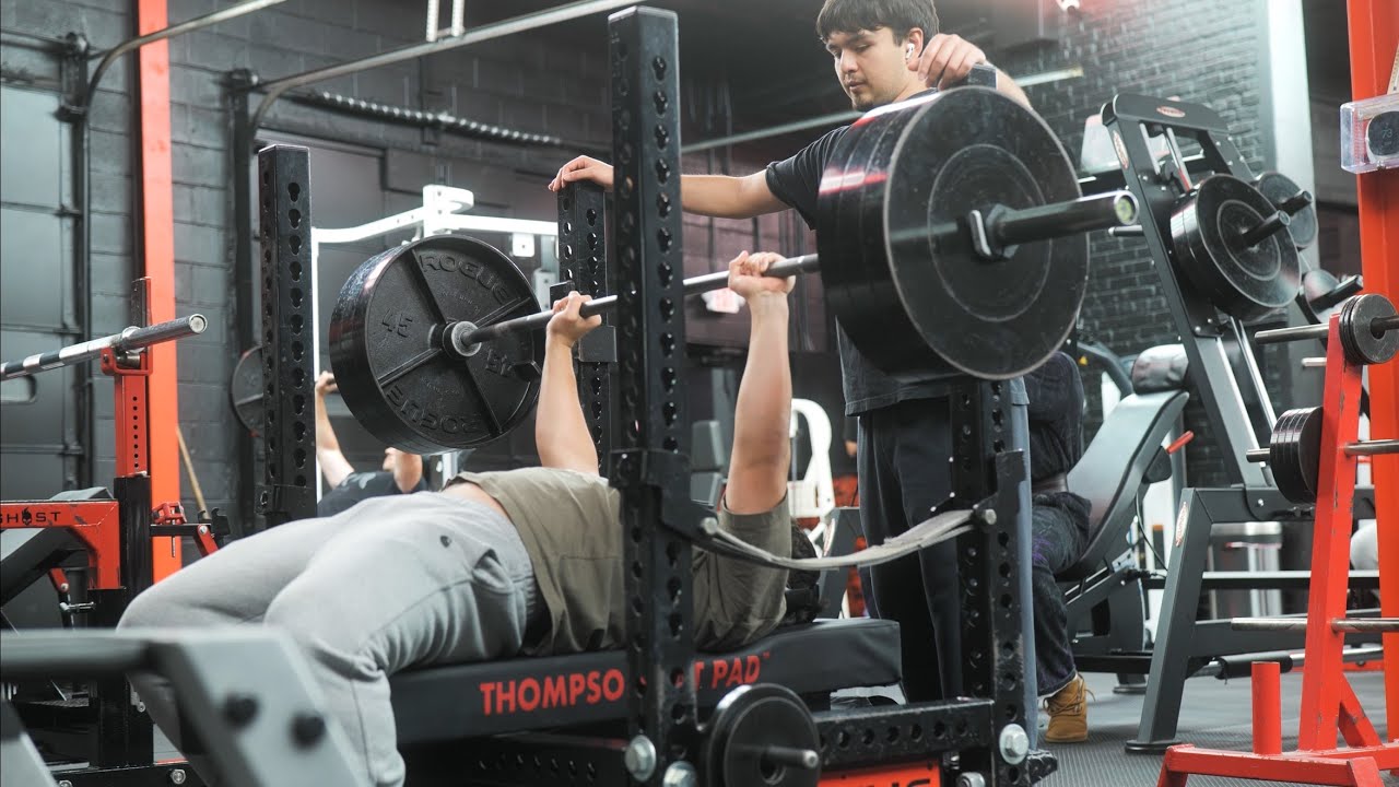 Ego Lifting My Way to a 405 LBS Bench - YouTube