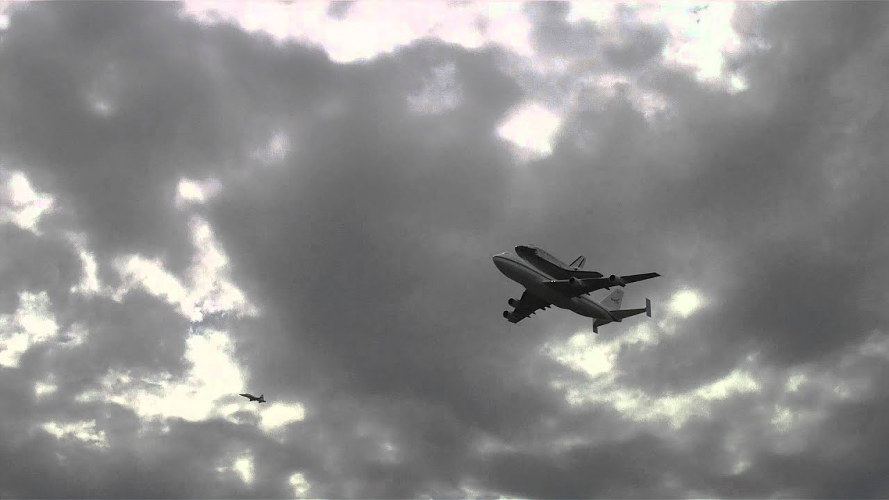 Space Shuttle Discovery Riding on 747 Final Flight to IAD - YouTube