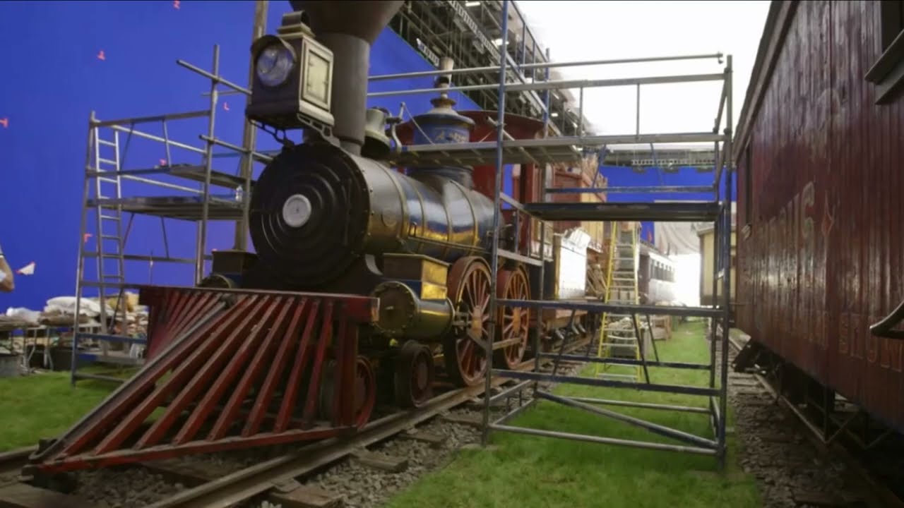 CASEY JUNIOR DUMBO (2019) TRAILERS AND BEHIND THE SCENES - YouTube