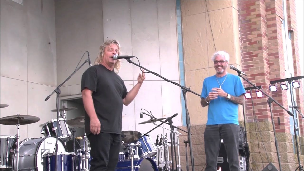 Felix (Zebra) and Fingers (102.3 WBAB) introducing the band! - YouTube