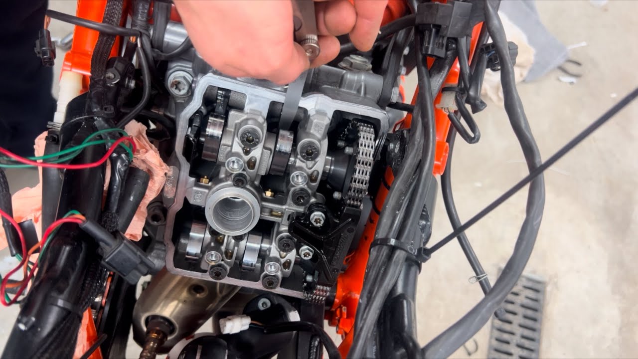 KTM RC8 Checking Valve Clearance - YouTube