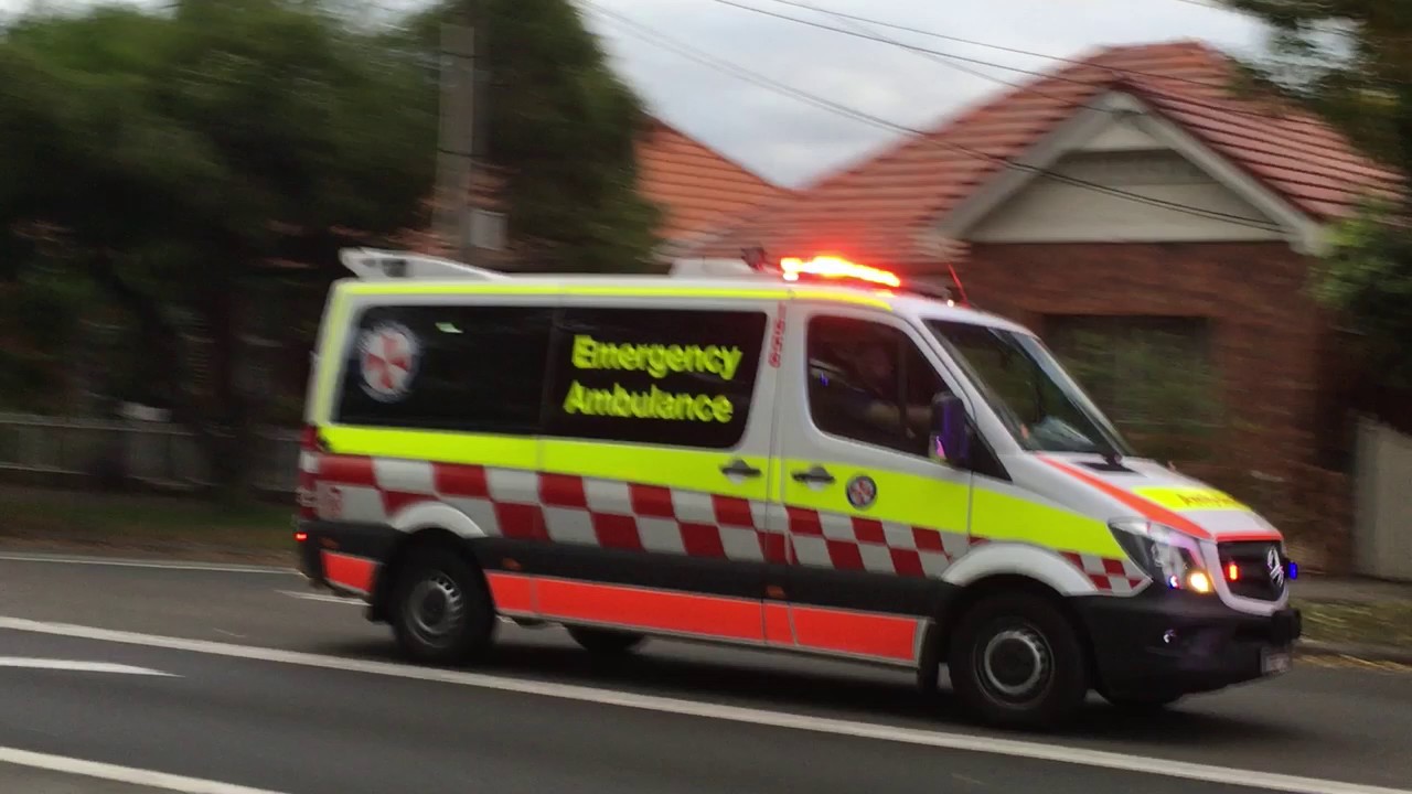 NSW Ambulance - Redfern Intensive Care Cars Responding - YouTube