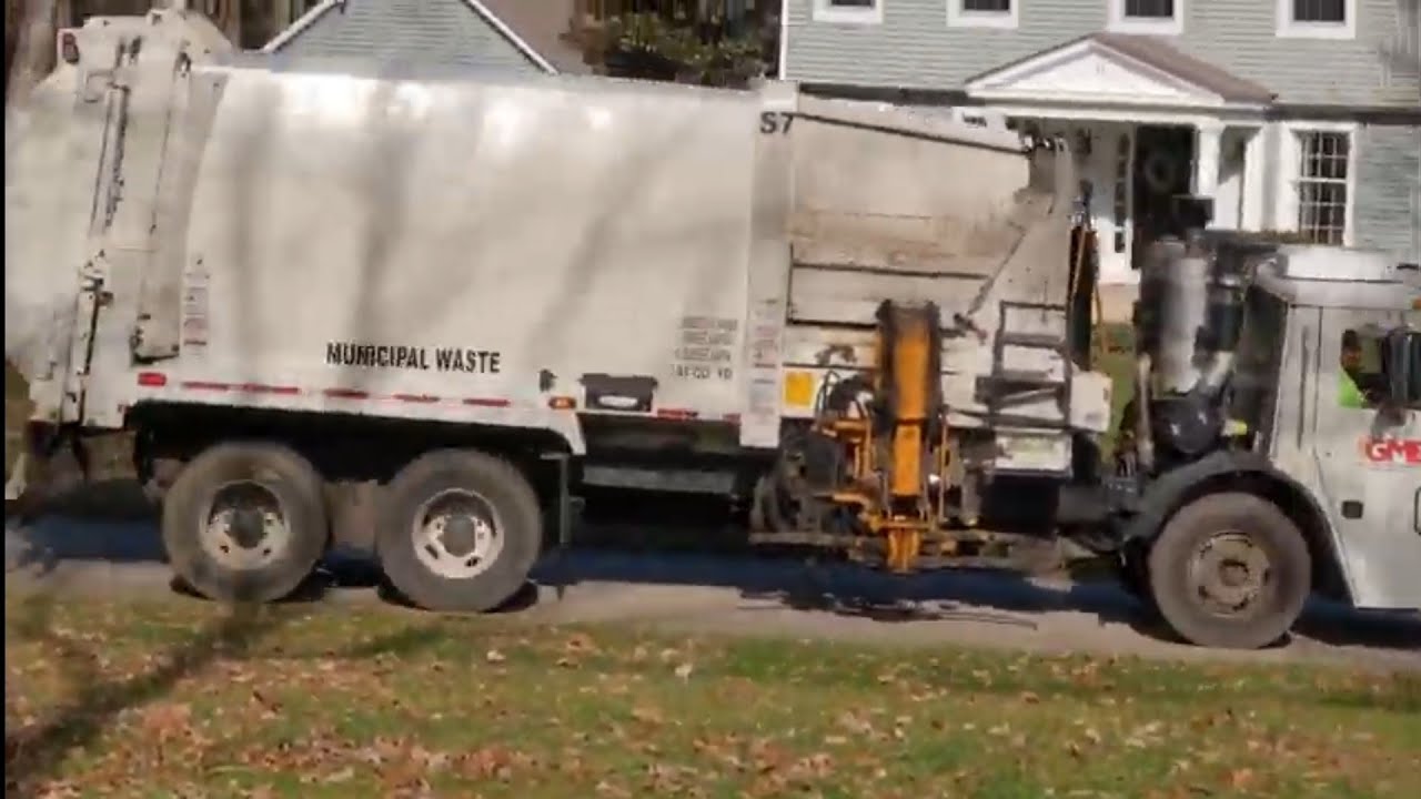 Mack LEU labrie automizer new way garbage truck - YouTube