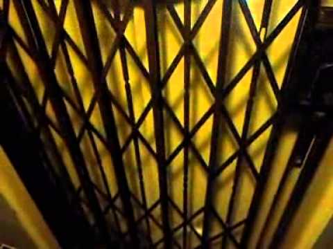 My first ever Gated lift - H. Moult gated lift in Lower Hutt CBD (for ...