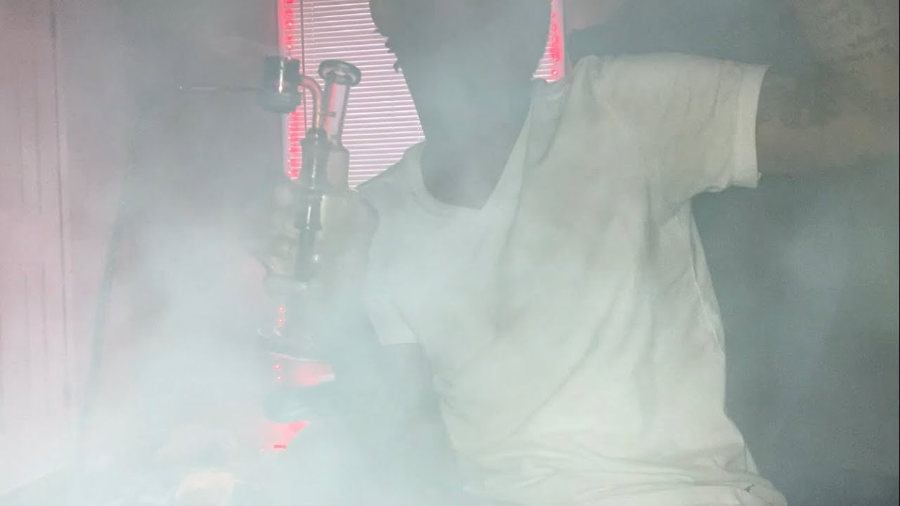 HOW TO HIT A DAB RIG FOR BEGINNERS - YouTube