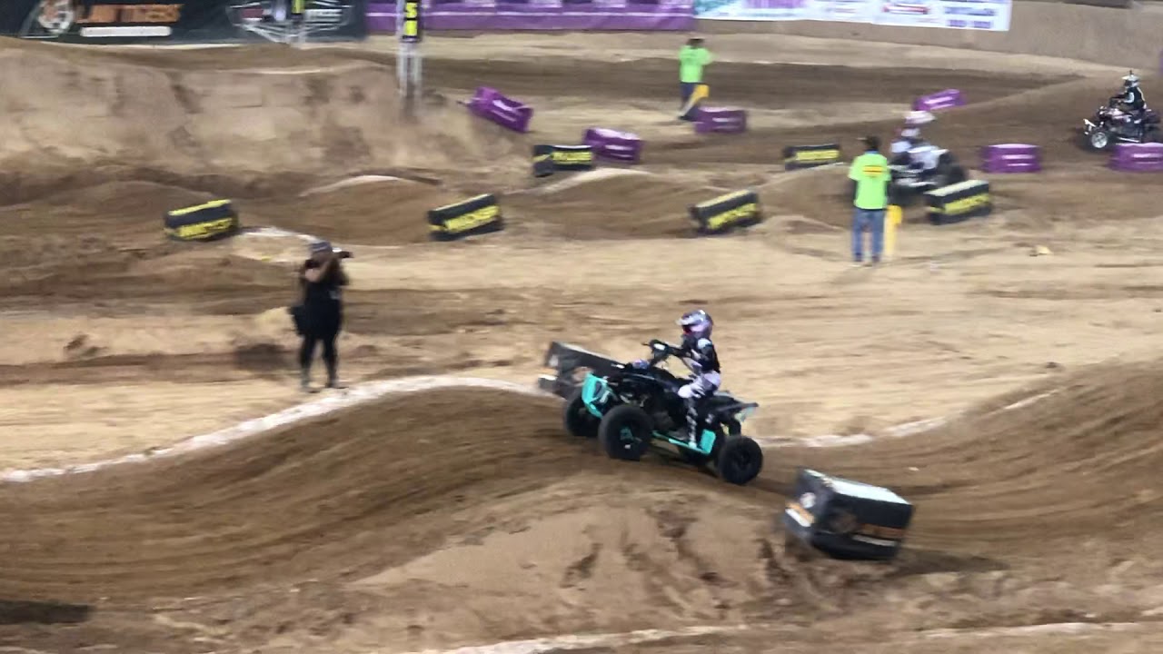 Bella’s 2019 Gallup NM Main Saturday - YouTube