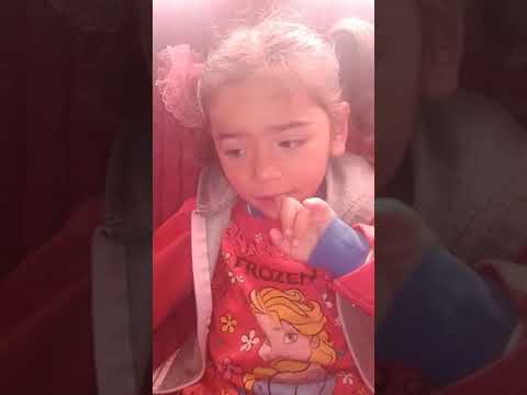 Bu kız babasını çok özlemiş..