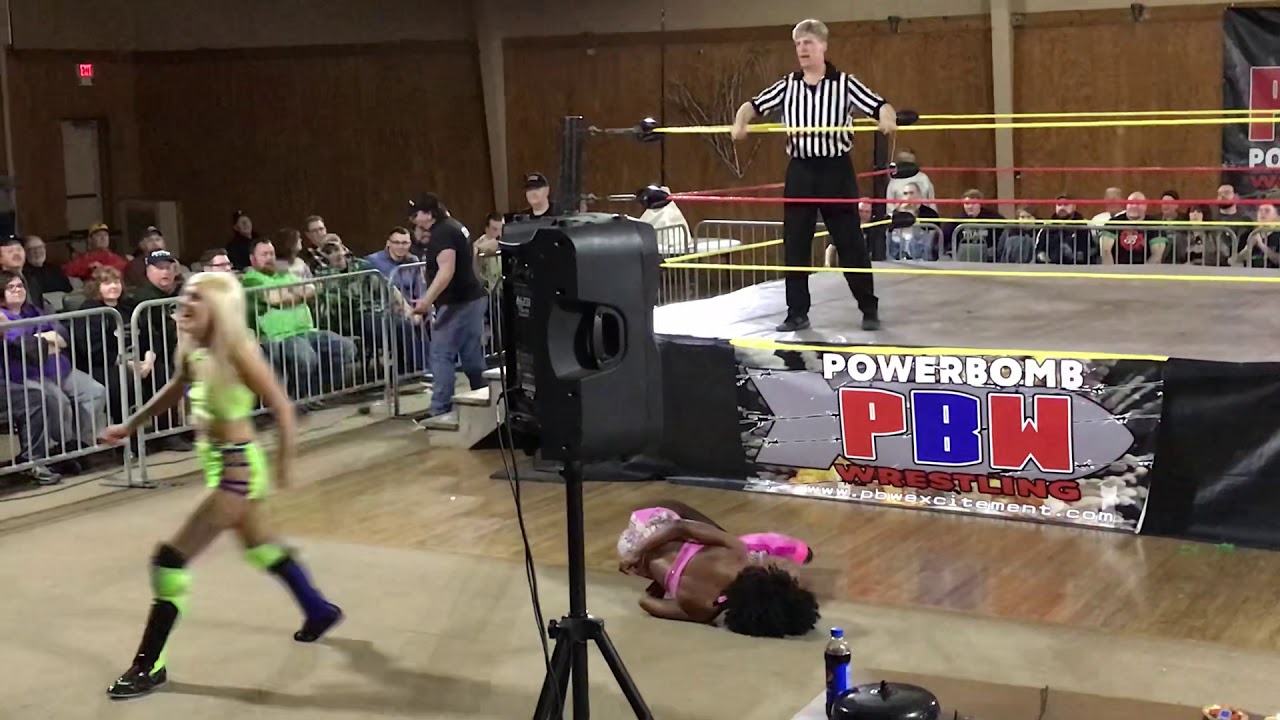 Shawna Reed vs Queen Aminata - YouTube