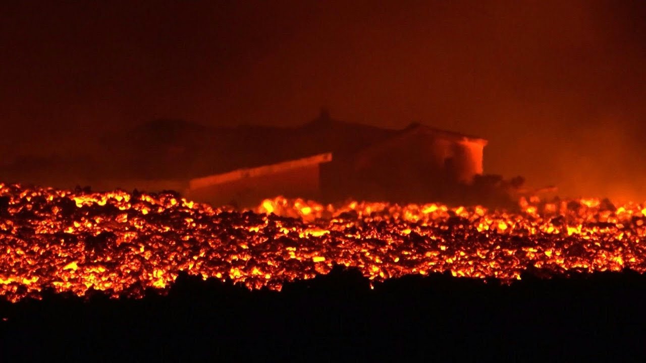 New lava flow spews from La Palma volcano | AFP - YouTube