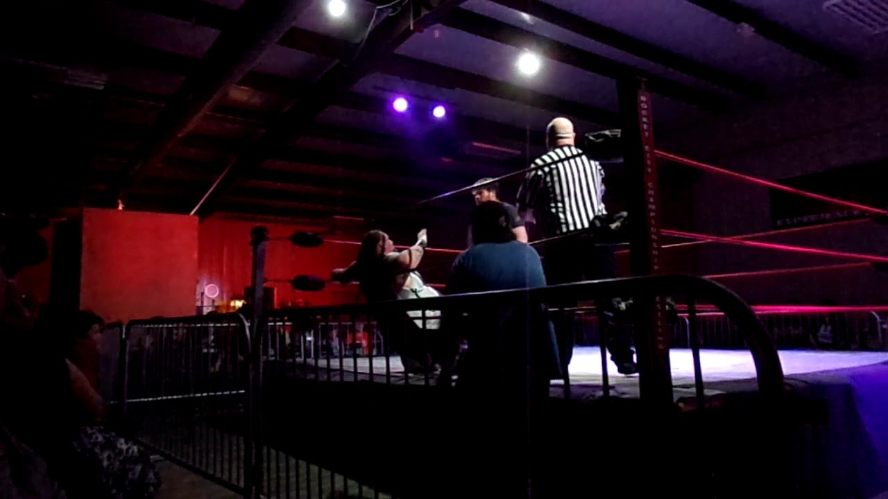 Savin Roberts vs Travis Locke Title vs Career 2 1 2020 - YouTube