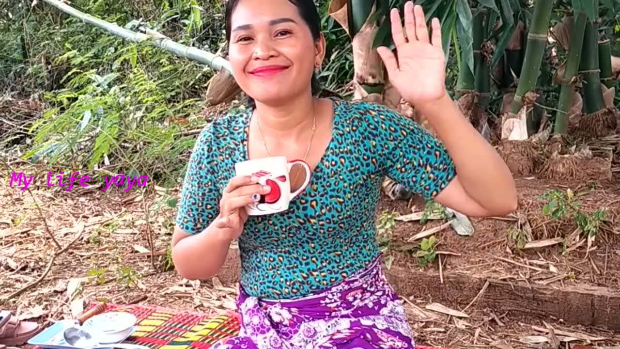 New Food - YaYa Cooking Shrimp With Luffas / Eating So Yummy - YouTube