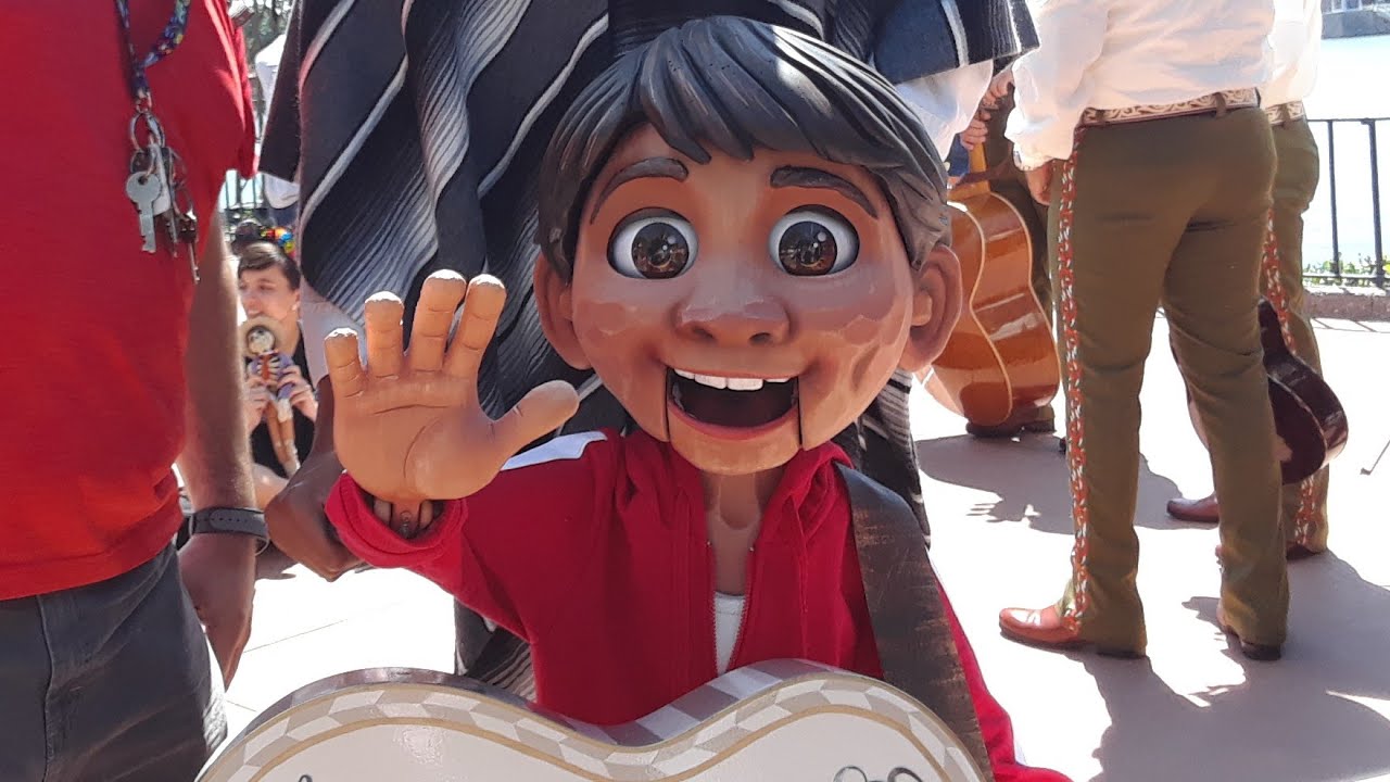 Mariachi Cobre Presents The Story Of Coco Full Show Epcot Disney - YouTube