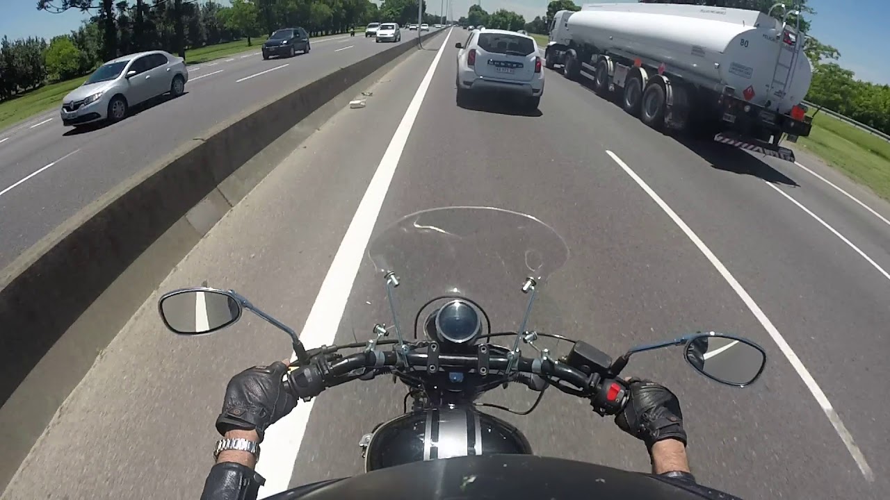 RVM V 800 - en autopista - YouTube