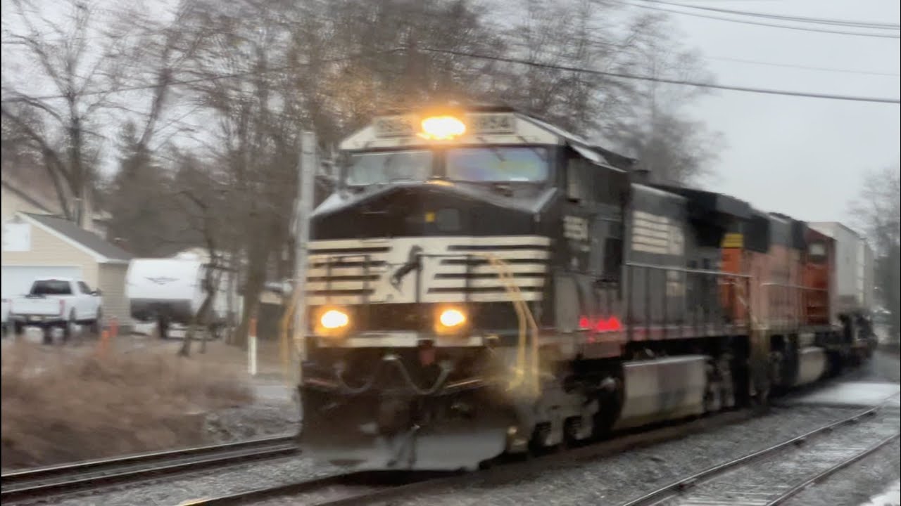 Railfanning On The Lehigh Line At Piscataway NJ - YouTube