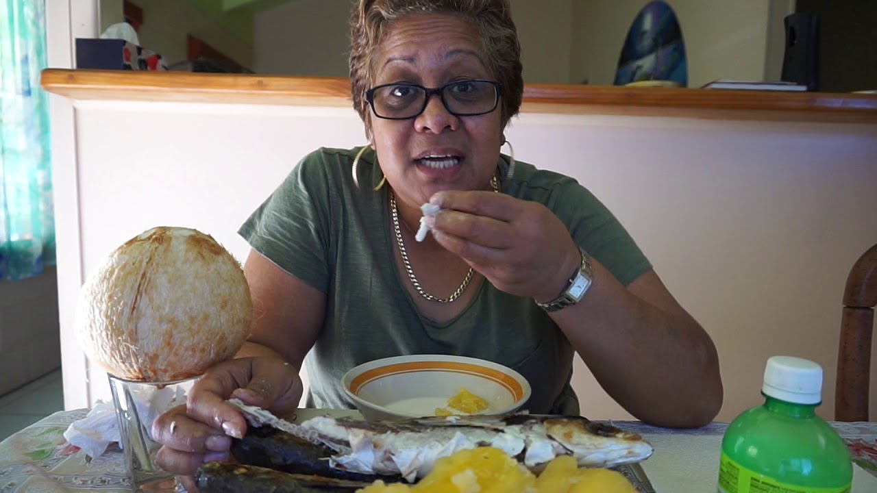 Flying Fish Maroro Mukbang in Cook Islands - YouTube