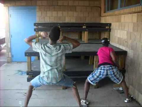 Dancing to Loopy by Sissy Nobby - YouTube