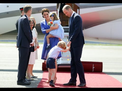 The cutest! Princess Charlotte's first diplomatic handshake - YouTube