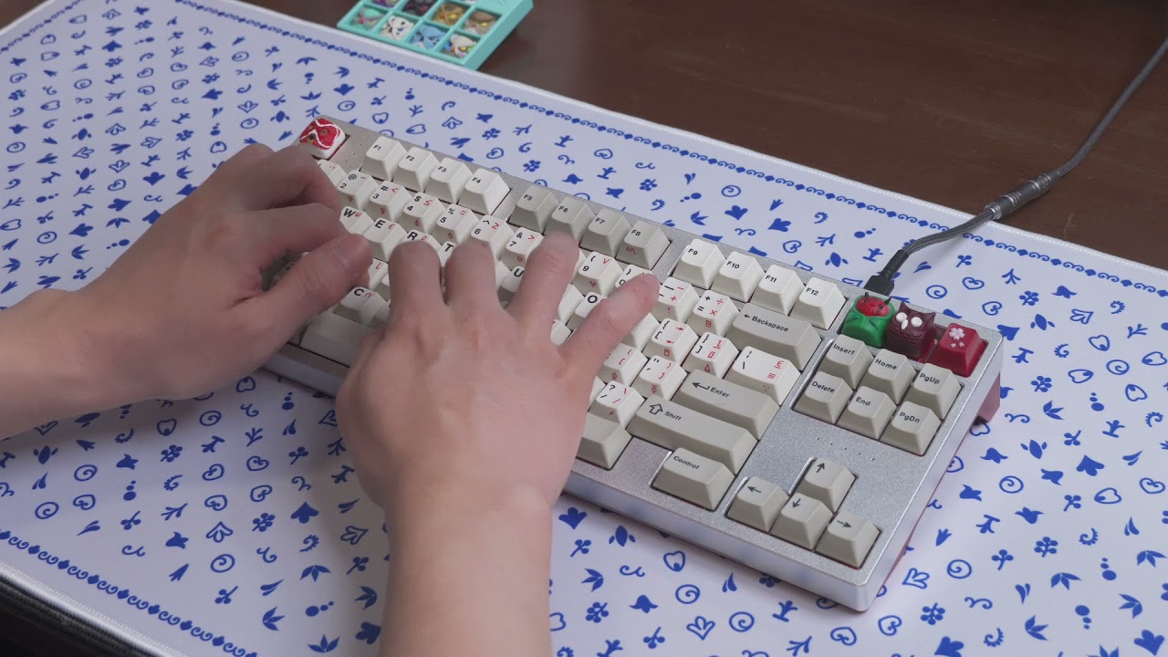 Duck Orion v2.5 with lubed Gateron Lions Typing Sounds - YouTube