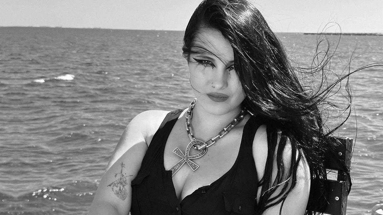 Rockmina - Monocrom | Official Video - YouTube