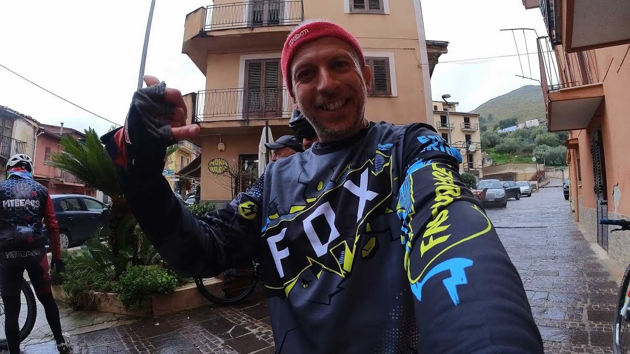 MTB a Casaboli con Single Tracks mai fatti - YouTube