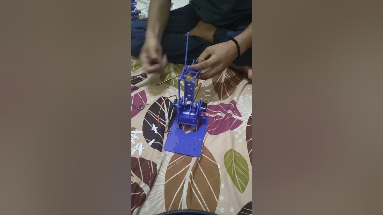 Kendali Robot lengan (arm) menggunakan potensio dan arduino uno - YouTube