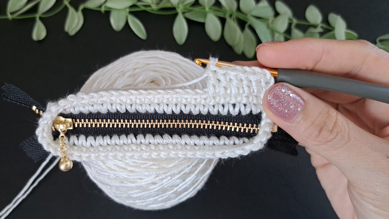 DIY Tutorial - How to crochet mini purse with zipper - Step by Step ...