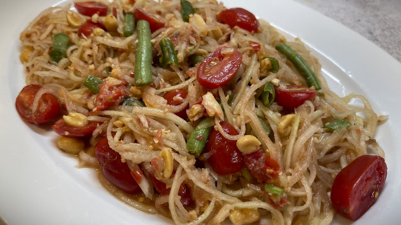 Thai Green Papaya Salad (Som Tum) Recipe by Gastro Guru - YouTube