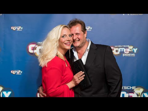 Jens Büchner: Danni trägt seine Asche jetzt immer bei sich - Opa-Glück ...