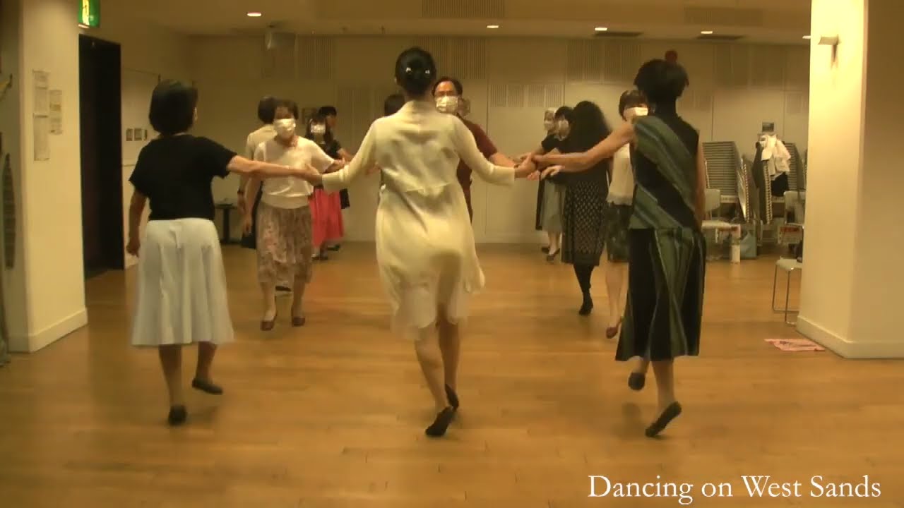 Dancing on West Sands R32 3C (SCD) Scottish Country Dance - YouTube