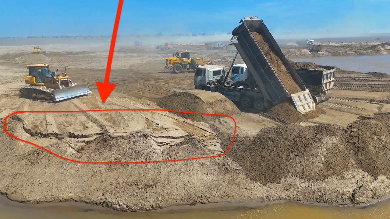 EP05!Amazing ! SHANTUI DOZER Pushing Sand Bubbles out in the water ...