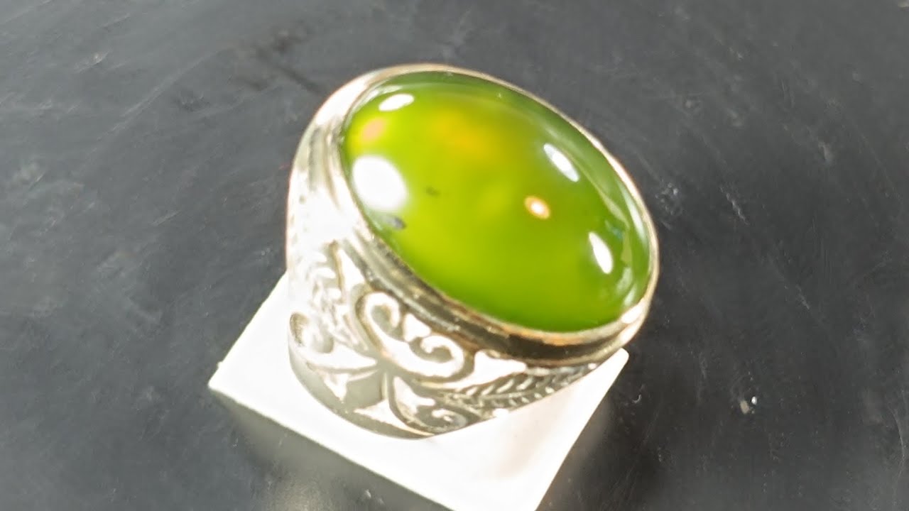BATU CINCIN GIOK GREEN EMERALD IJO BOTOL ACEH #batumulia - YouTube
