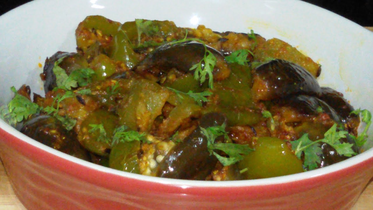 BAINGAN SHIMLA MIRCH SABZI / Eggplant Capsicum rec - YouTube
