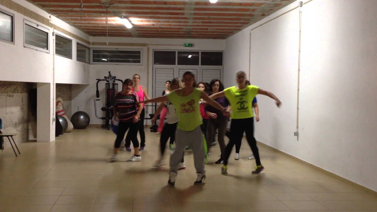 Pa´ Bailar - Siempre quiero más - Zumba Fitness *Diana Santos - YouTube