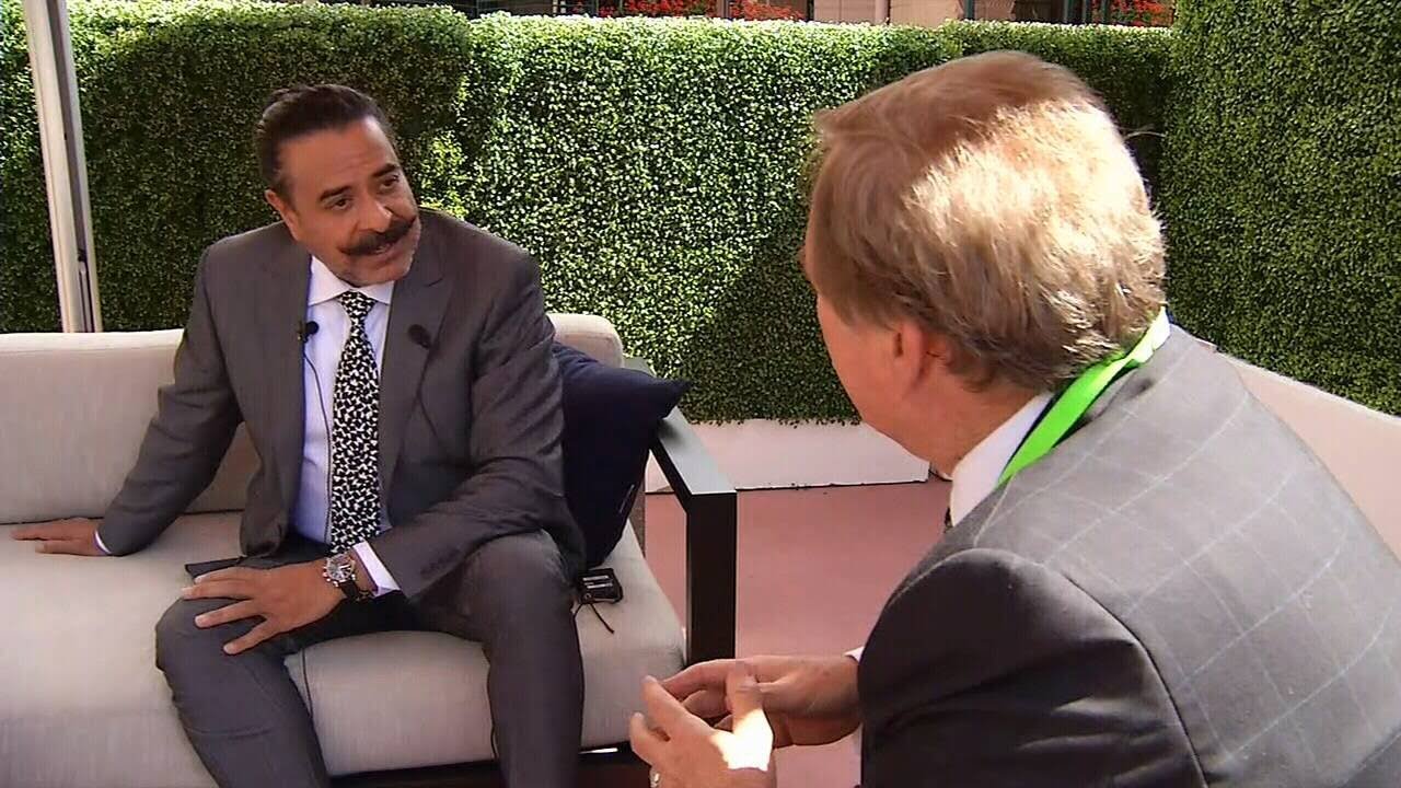Sam Kouvaris with Shad Khan at NFL owners meeting - YouTube