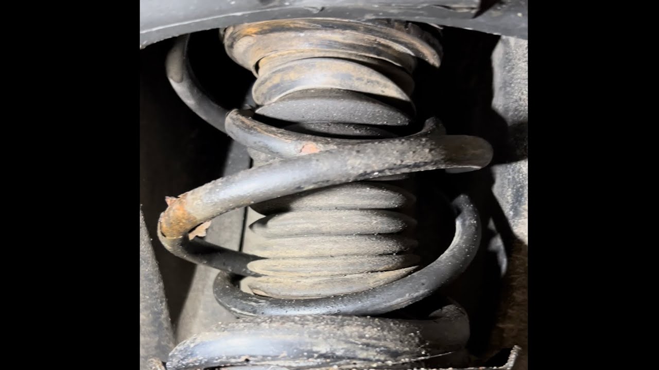 Mercedes B-Class Wheel suspension problem - YouTube