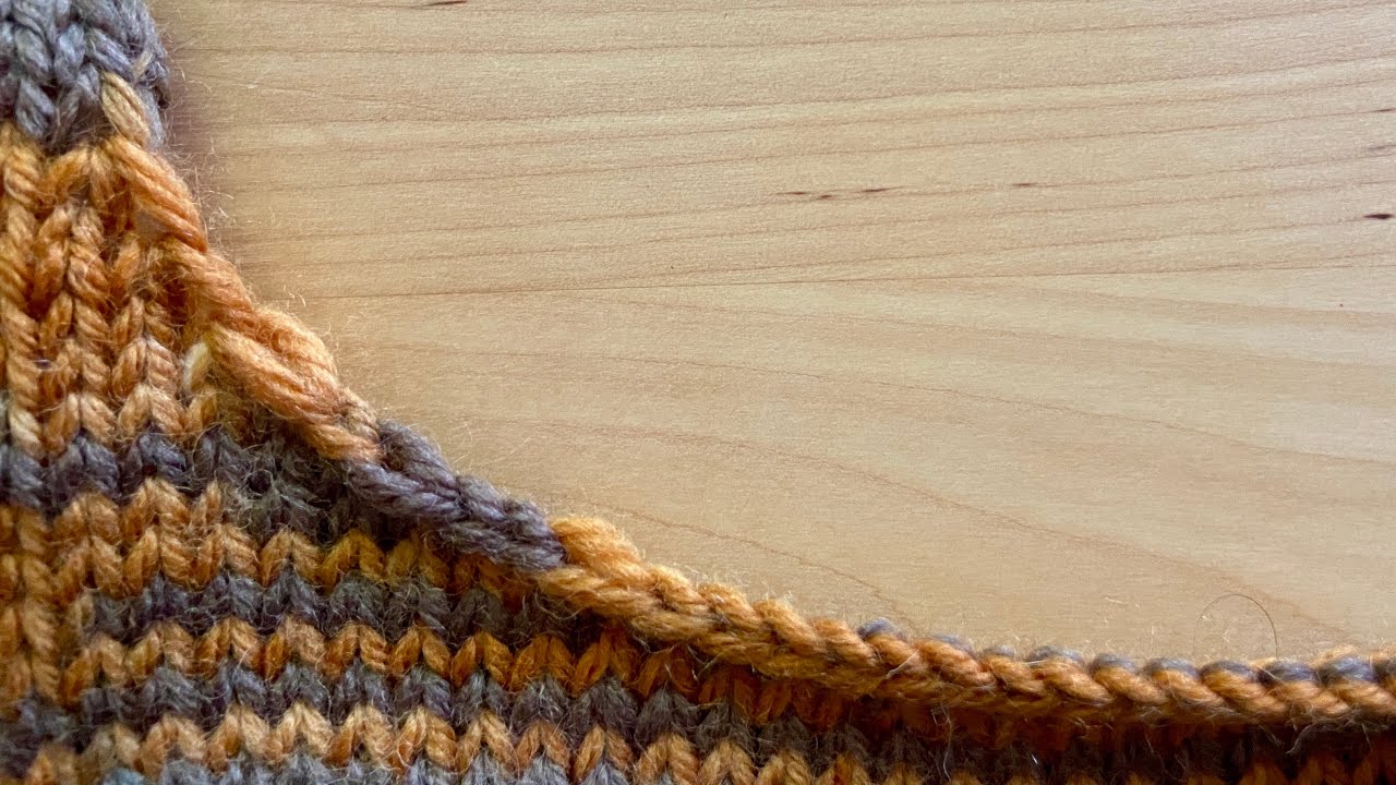 Come lavorare uno scollo rotondo senza il difetto degli scalini - YouTube