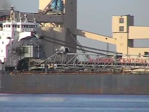The Joseph H Thompson and the Algolake leaving Duluth Harbor.mov - YouTube