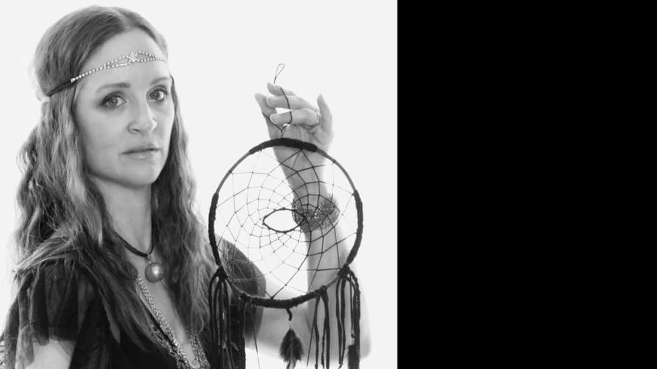 Lori Lewis- Mars (Lyrics- Sub español) - YouTube