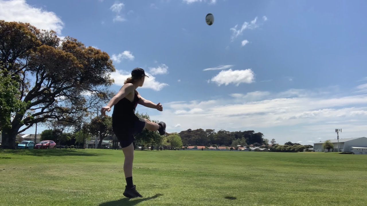 How to kick (punt) a #rugby ball - YouTube